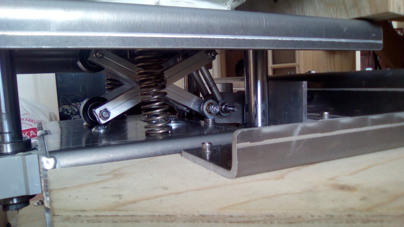 Showroom - 3DOF to 4DOF Racing simulator