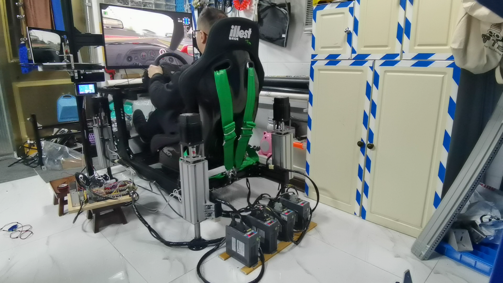 3dof with 4 actuator, PLC based servo controller